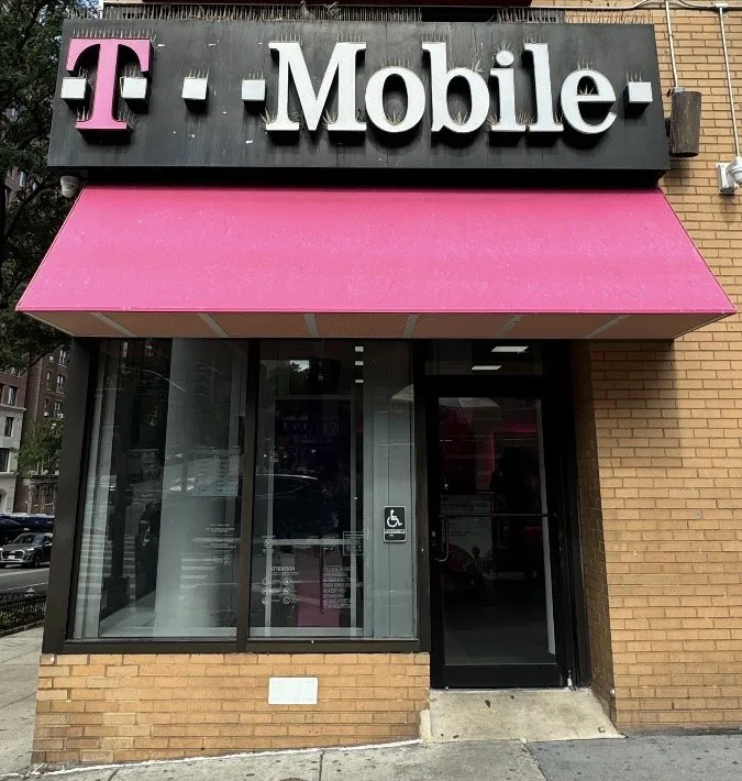 T-Mobile Broadway & 96th St | New York, NY