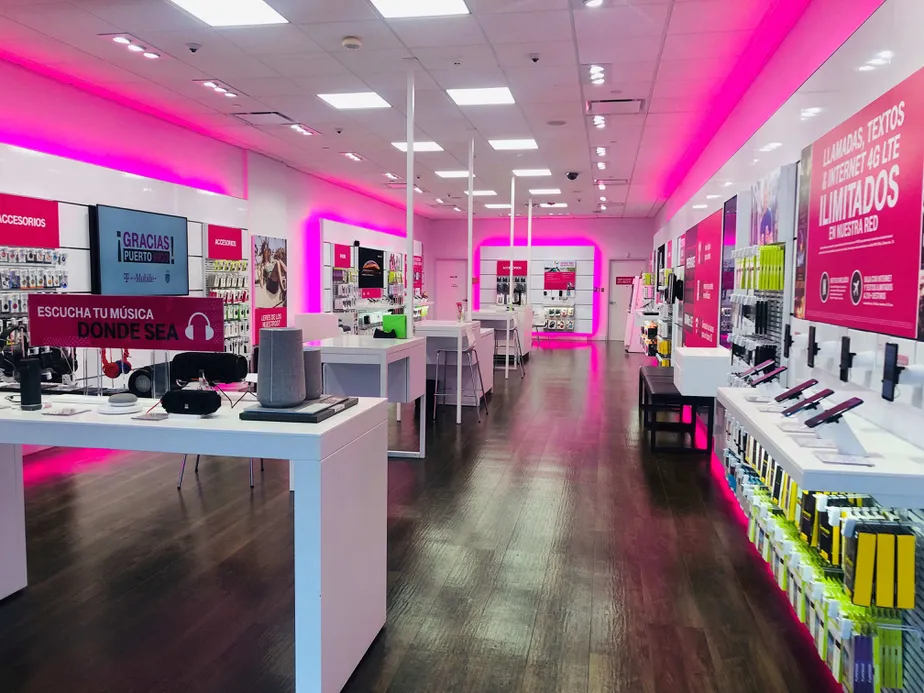 T-Mobile Rexville Town Center | Bayamon, PR