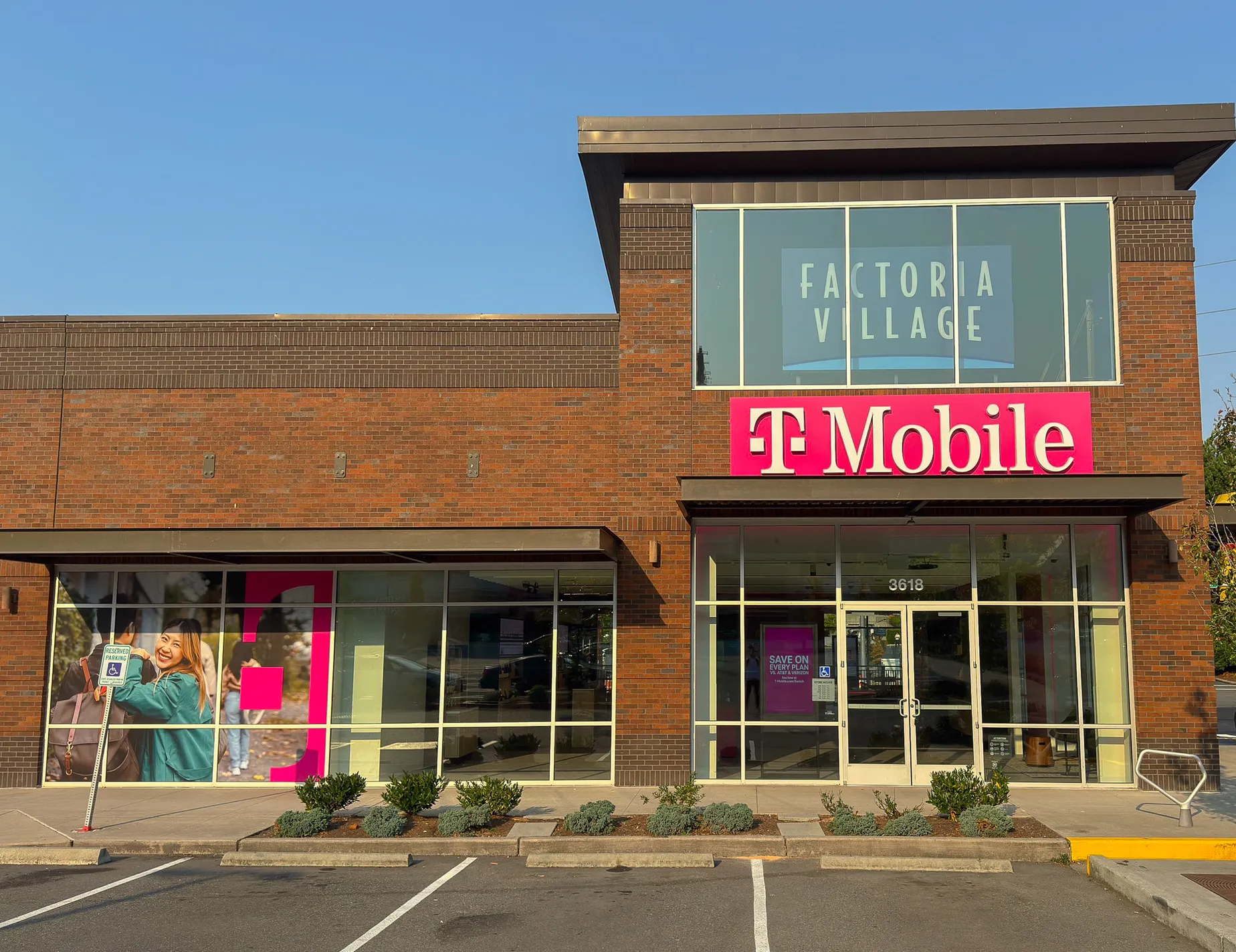 T-Mobile Factoria & SE 36th St | Bellevue, WA