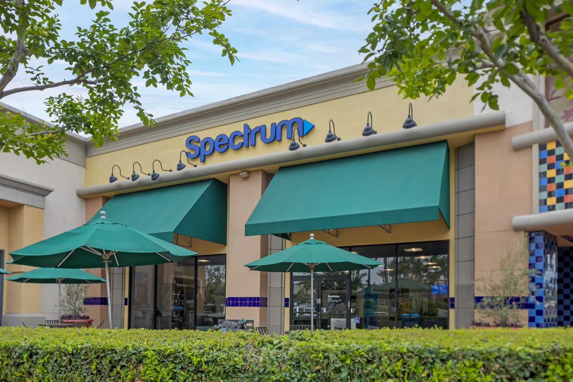 27470 W Lugonia Ave, Redlands, CA – Spectrum Store