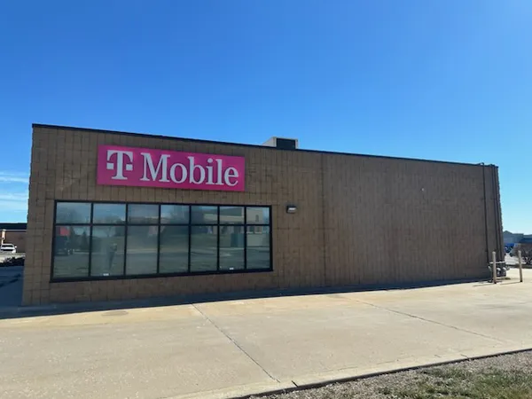Smart Phones at T-Mobile Us 71 & Mo 58 in Raymore, MO