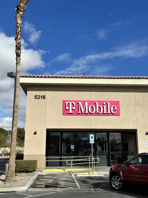 Locate Your Nearest Cell Phone Store in Henderson, NV