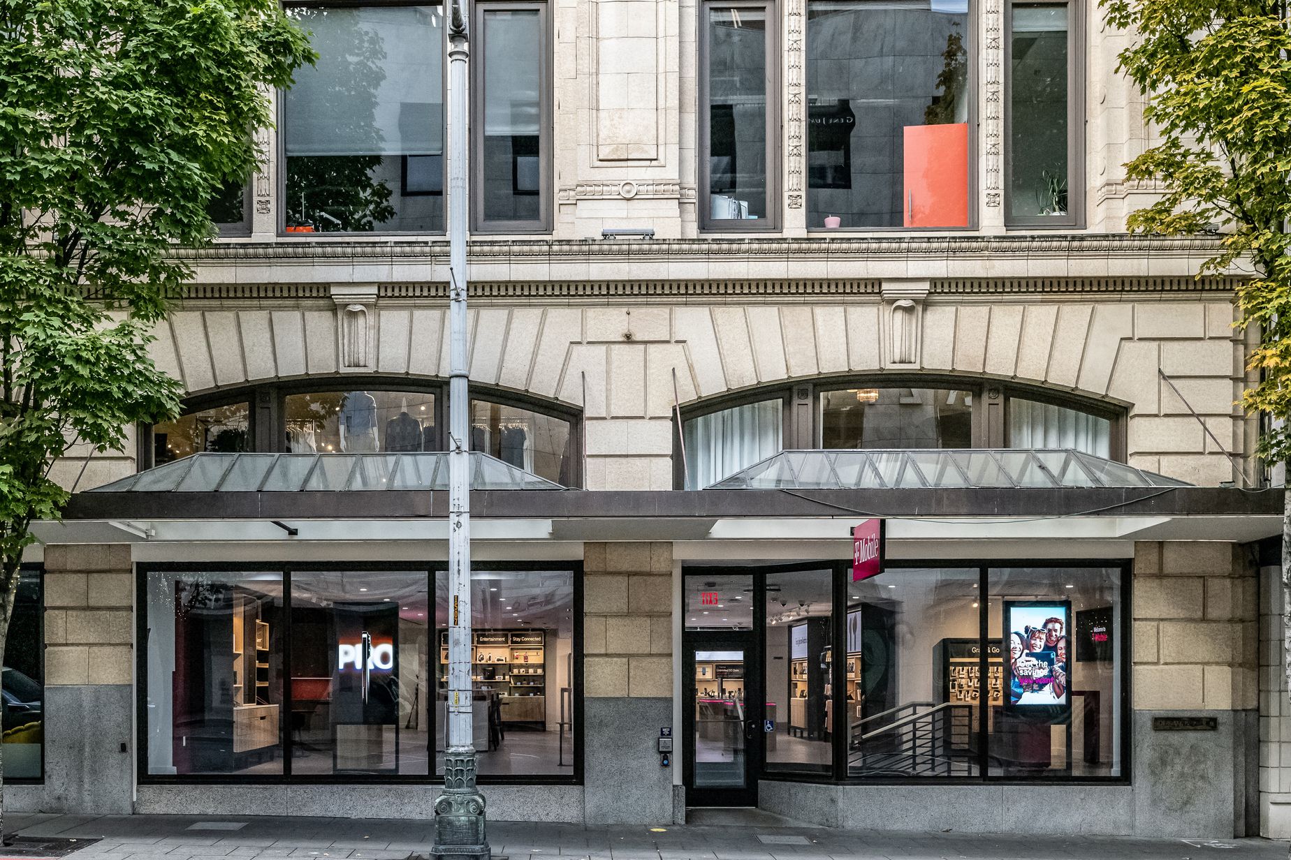 T-Mobile 6th & Pine: Experience Store in Seattle, WA