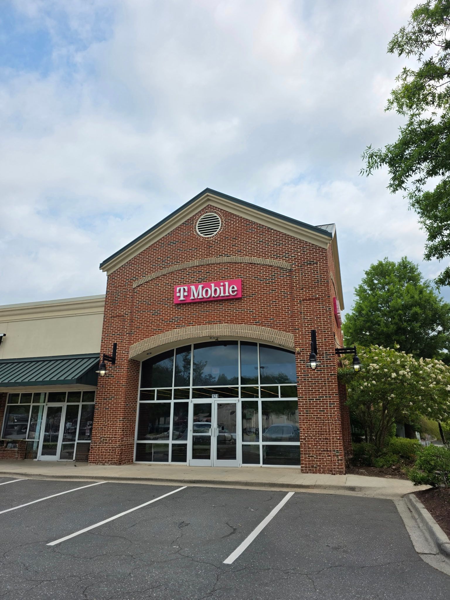 T-Mobile Steele Creek RD: Experience Store in Fort Mill, SC