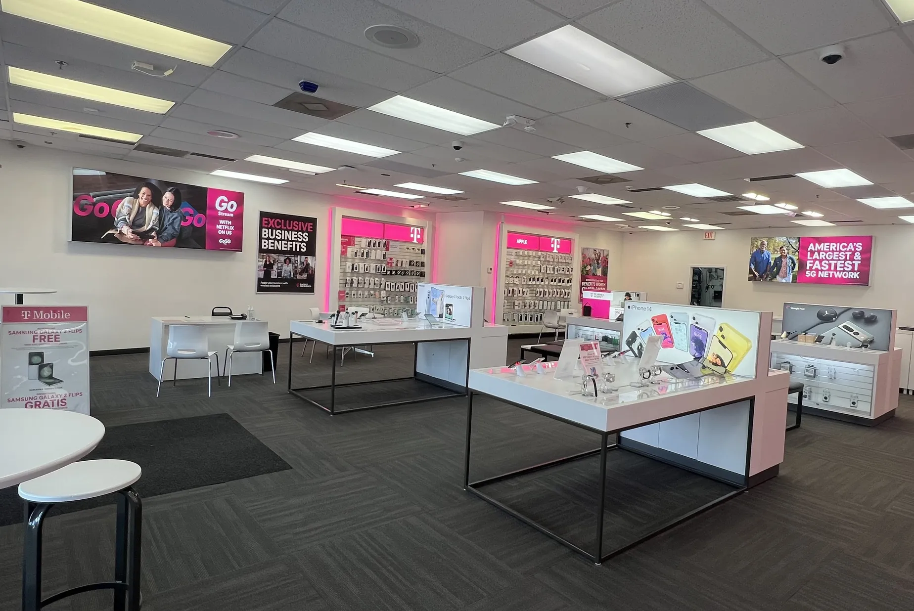 T-Mobile Santa Barbara Centre | Cape Coral, FL
