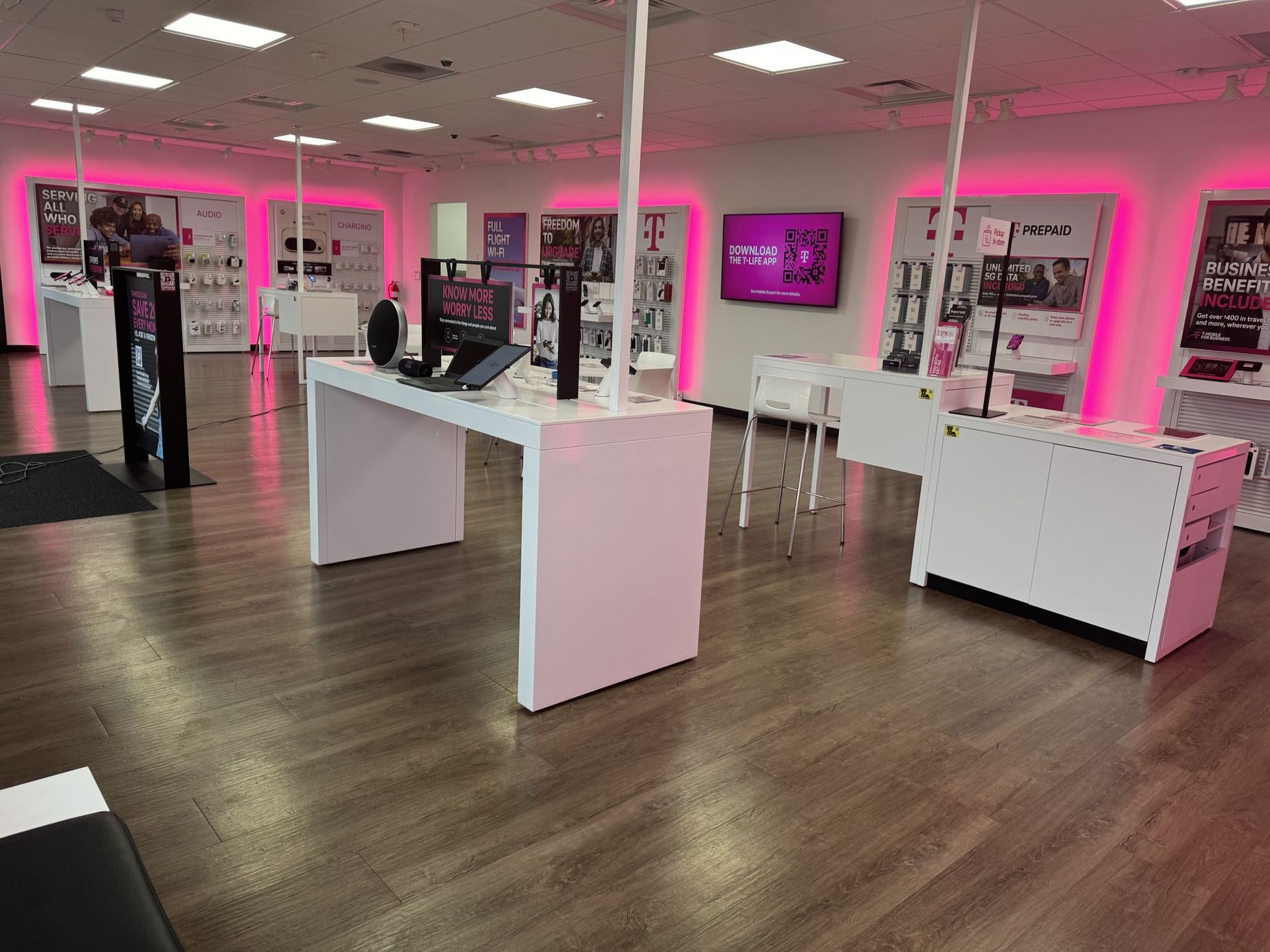 T-Mobile Boone & 5th: Neighborhood Store in Leesville, LA