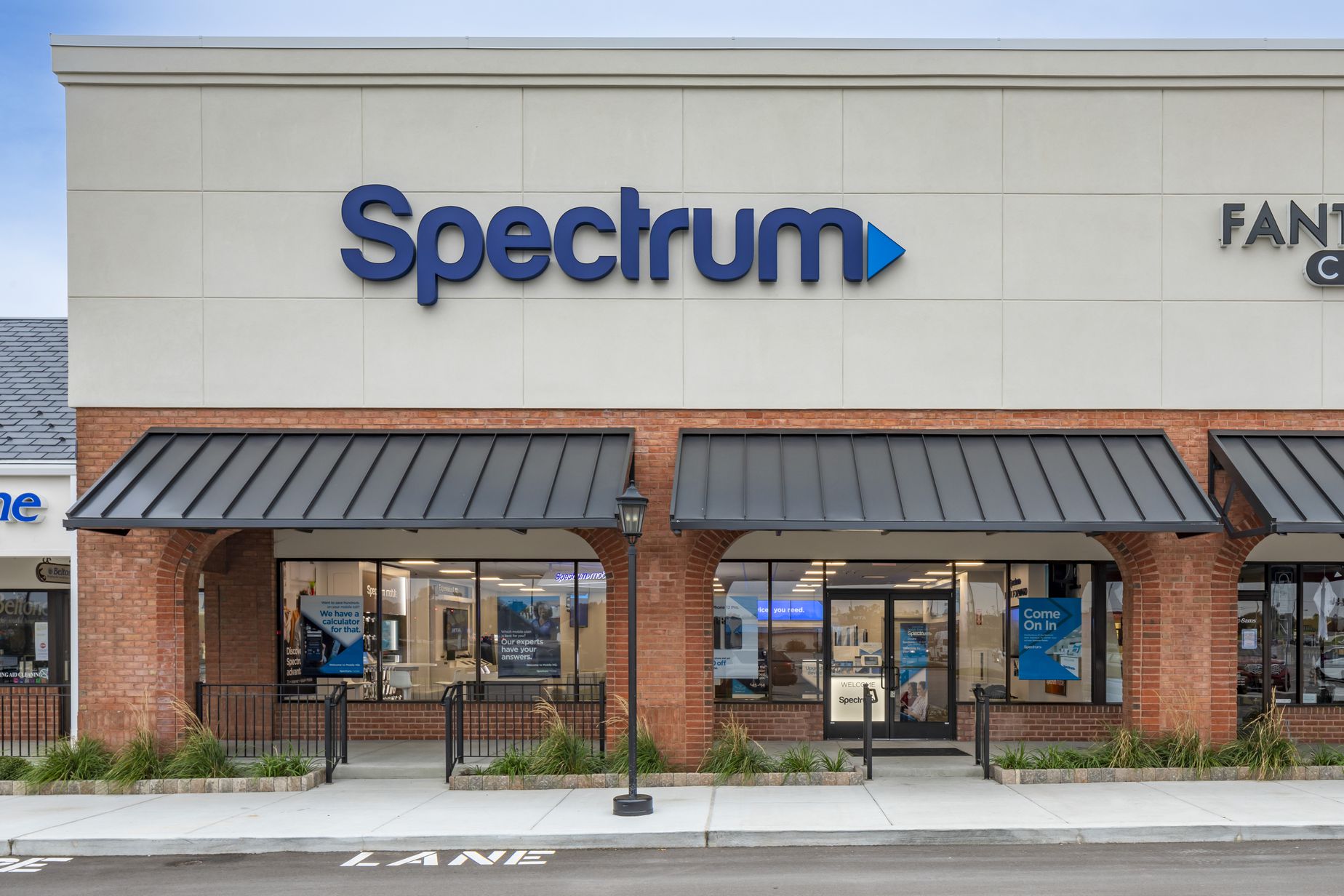 2047 Zumbehl Rd, St. Charles, MO – Spectrum Store