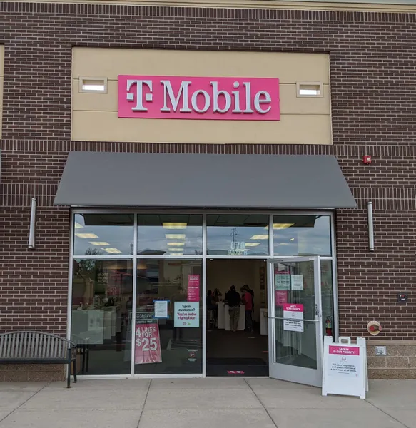 Hotspots & more at T-Mobile Highlands Ranch Town Center in Highlands ...