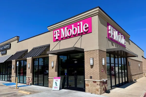 Smart Phones at T-Mobile Hurst - Precinct in Hurst, TX