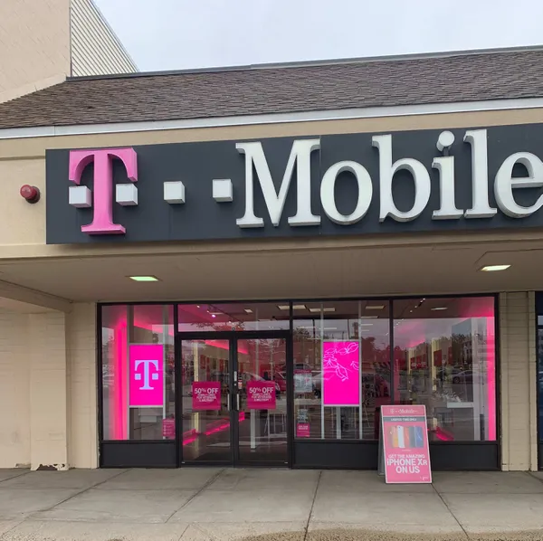 Smart Phones at T-Mobile Townline Square Annex in Meriden, CT