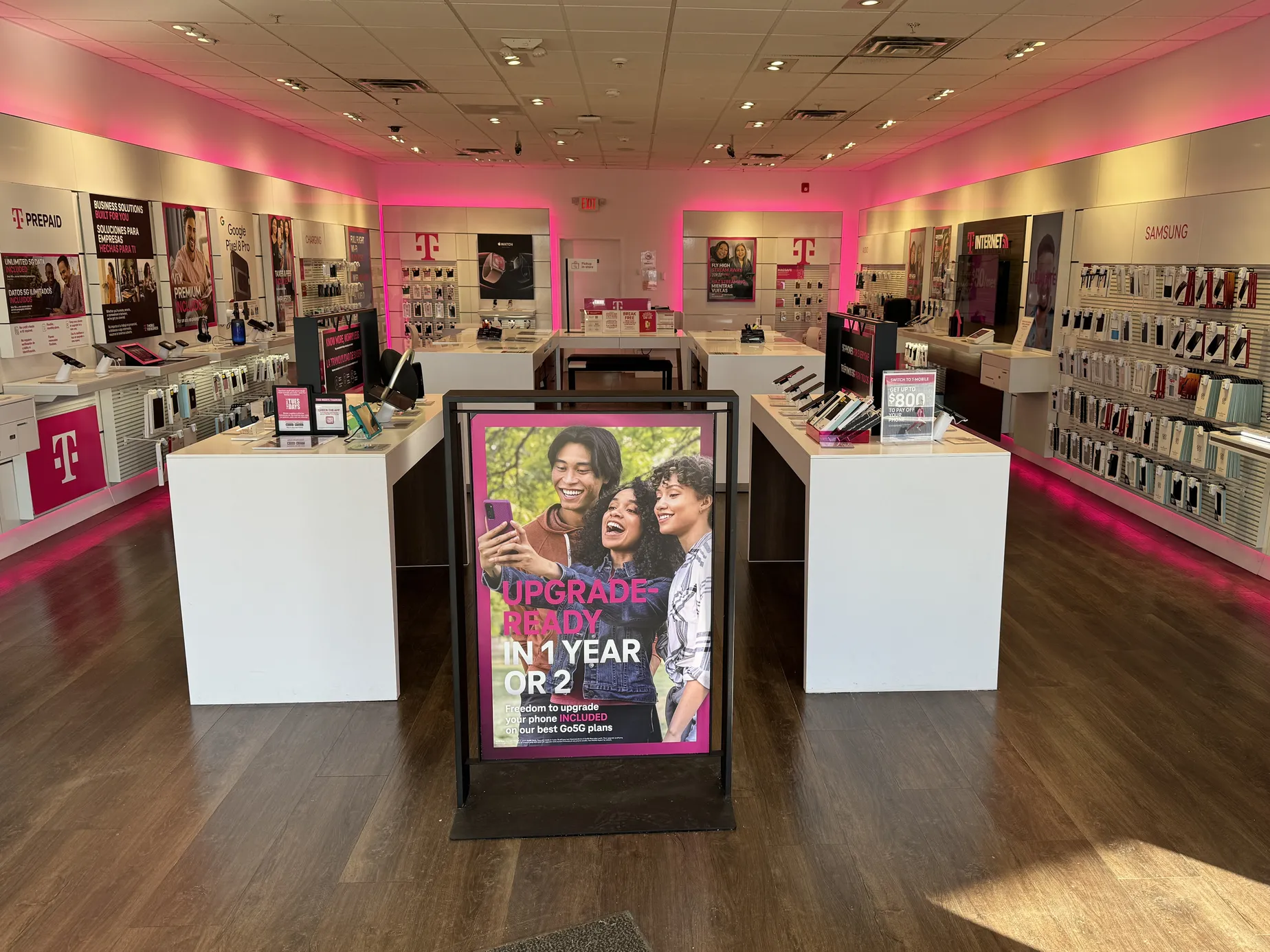 T-Mobile Spring Valley Marketplace | Spring Valley, NY