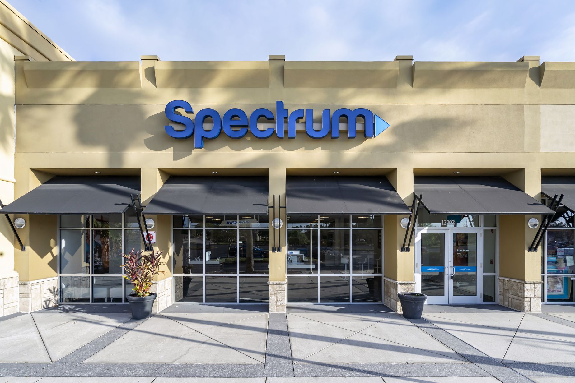 13103 Cortez, Brooksville, FL – Spectrum Store