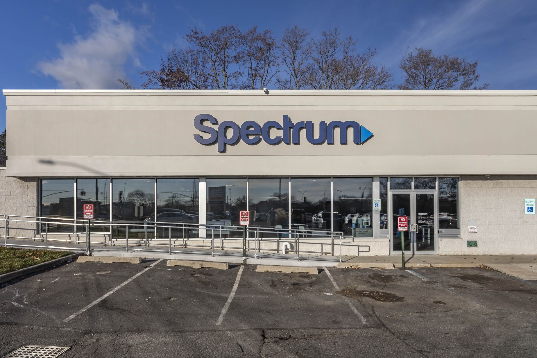 220-09 Hillside Ave, Queens Village, NY – Spectrum Store