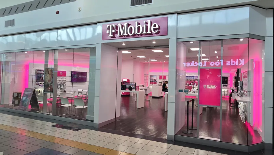 T-Mobile Las Catalinas Mall | Caguas, PR