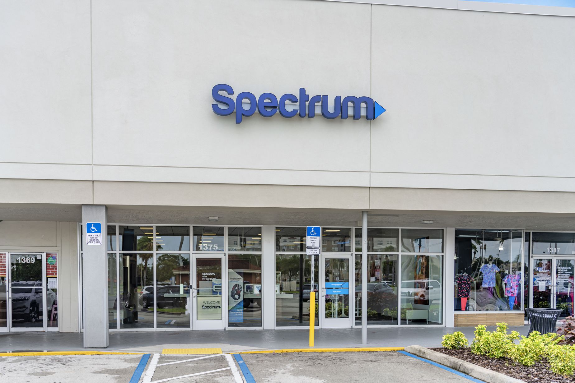 1375-1381 South Babcock St, Melbourne, FL – Spectrum Store