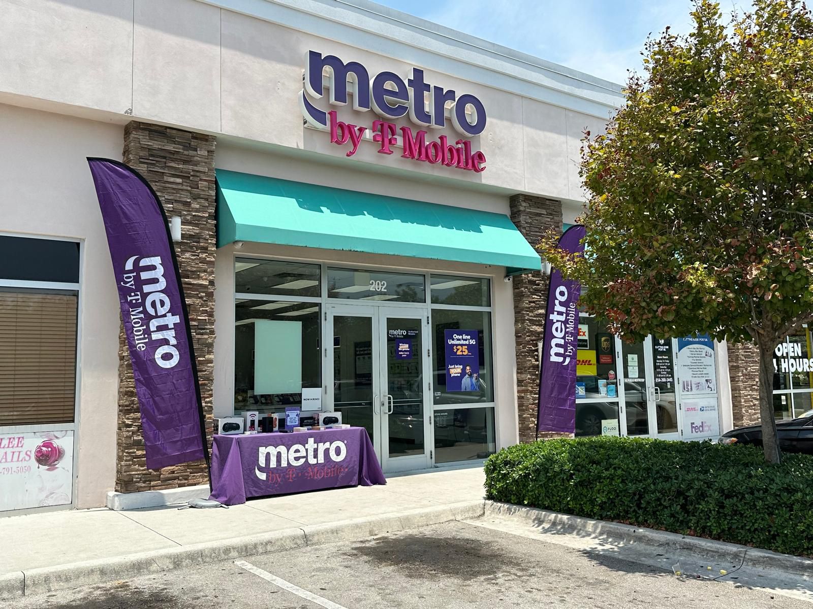 Metro by T-Mobile 2630 W Broward Blvd | Ft Lauderdale, FL