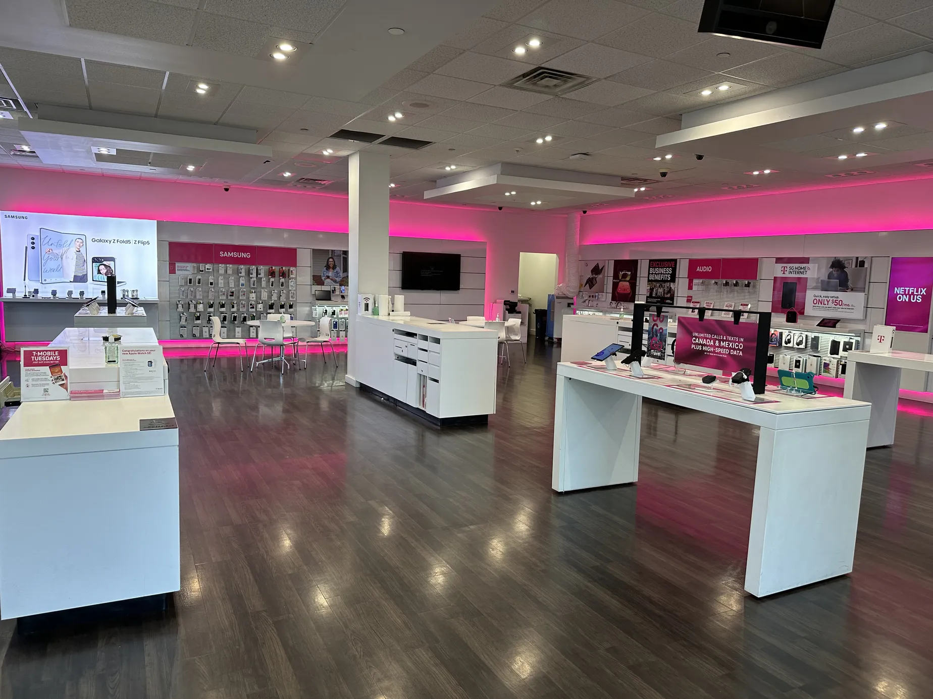 T-Mobile Howe & Hallmark | Sacramento, CA