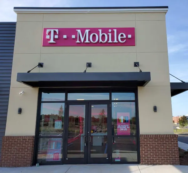 Smart Phones at T-Mobile Rangeline Rd & I10 in Mobile, AL