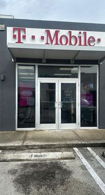 T-Mobile 8th & SW 57th: Authorized Retailer in Miami, FL