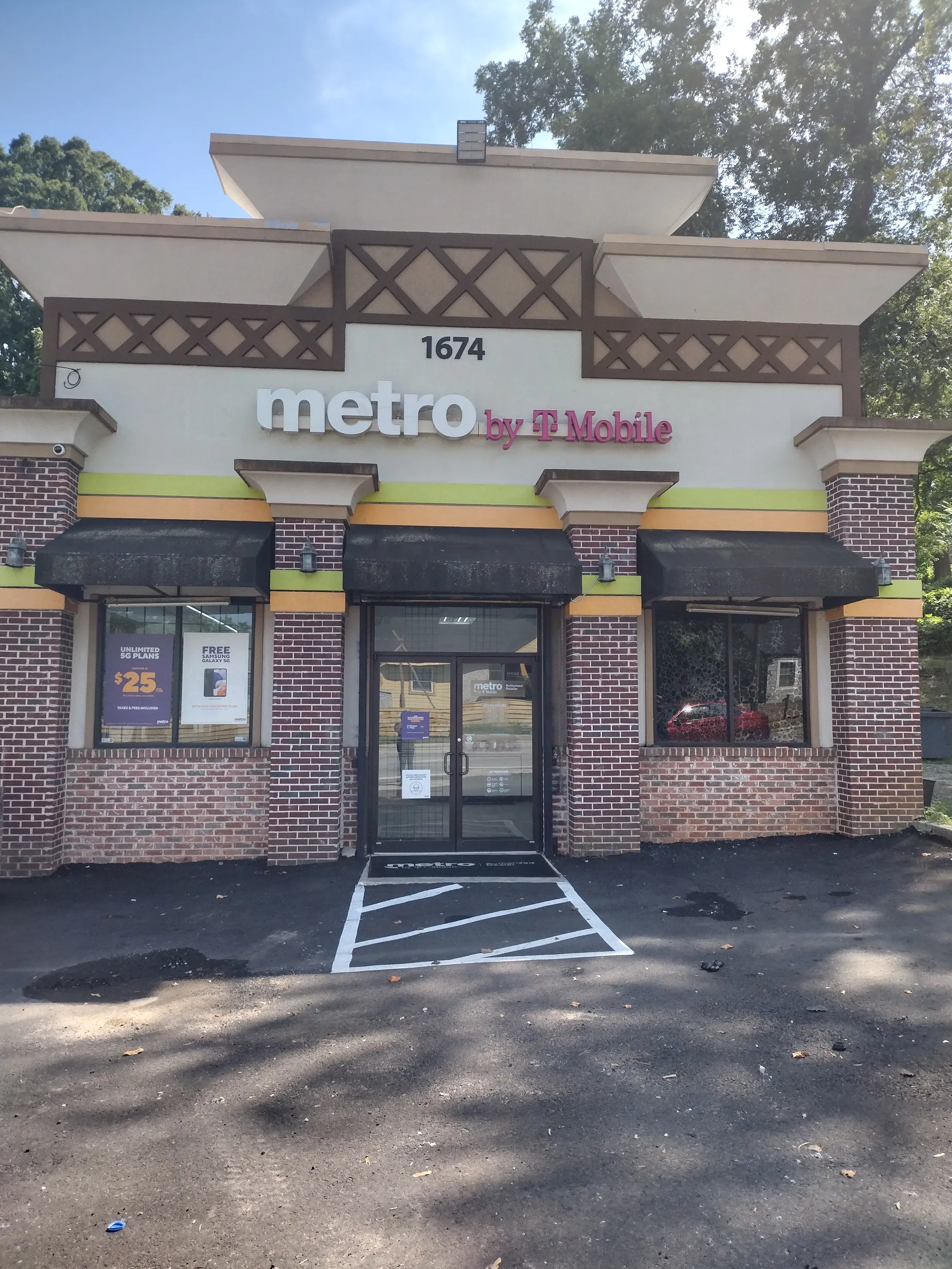 Metro by T-Mobile 1674 Donald Lee Hollowell Pkwy Nw | Atlanta, GA