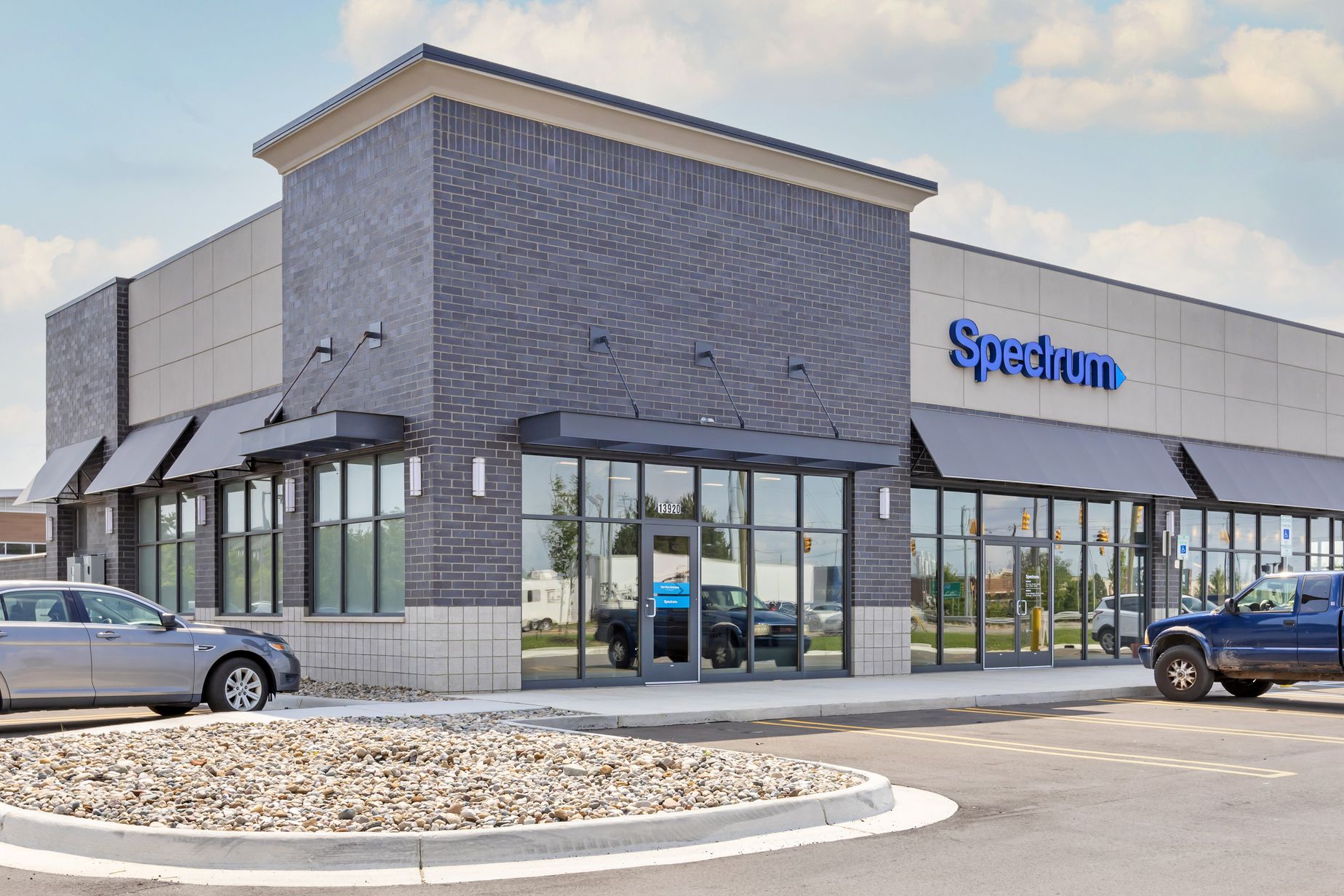 13920 Middlebelt Rd, Livonia, MI – Spectrum Store