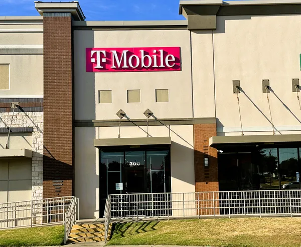 Smart Phones at T-Mobile Ih-35 & Hwy 71 in Austin, TX