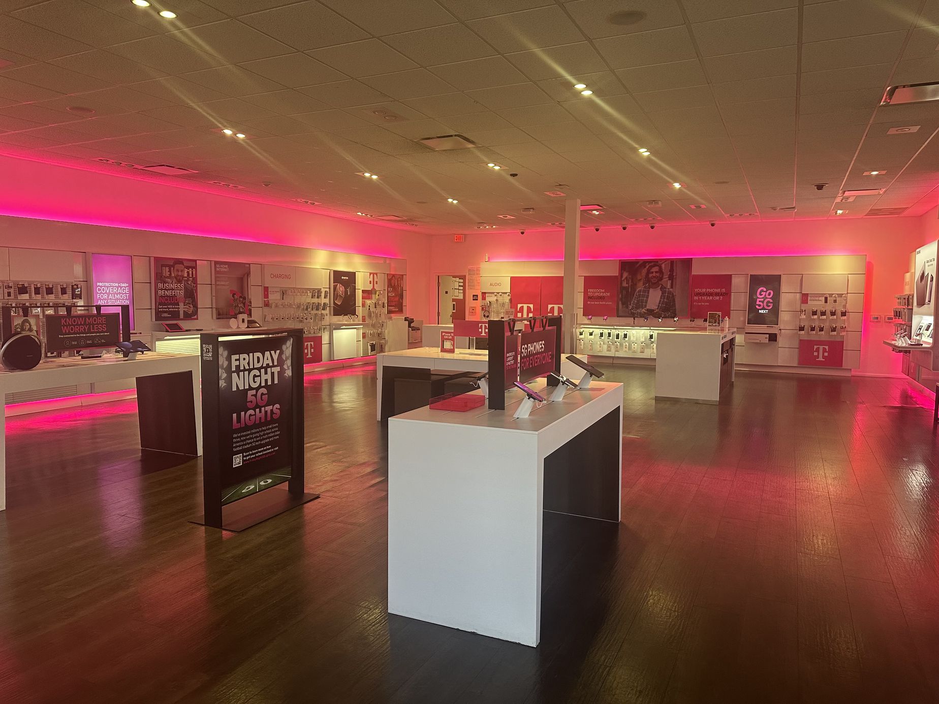 T-Mobile Atlanta Hwy: Neighborhood Store in Montgomery, AL