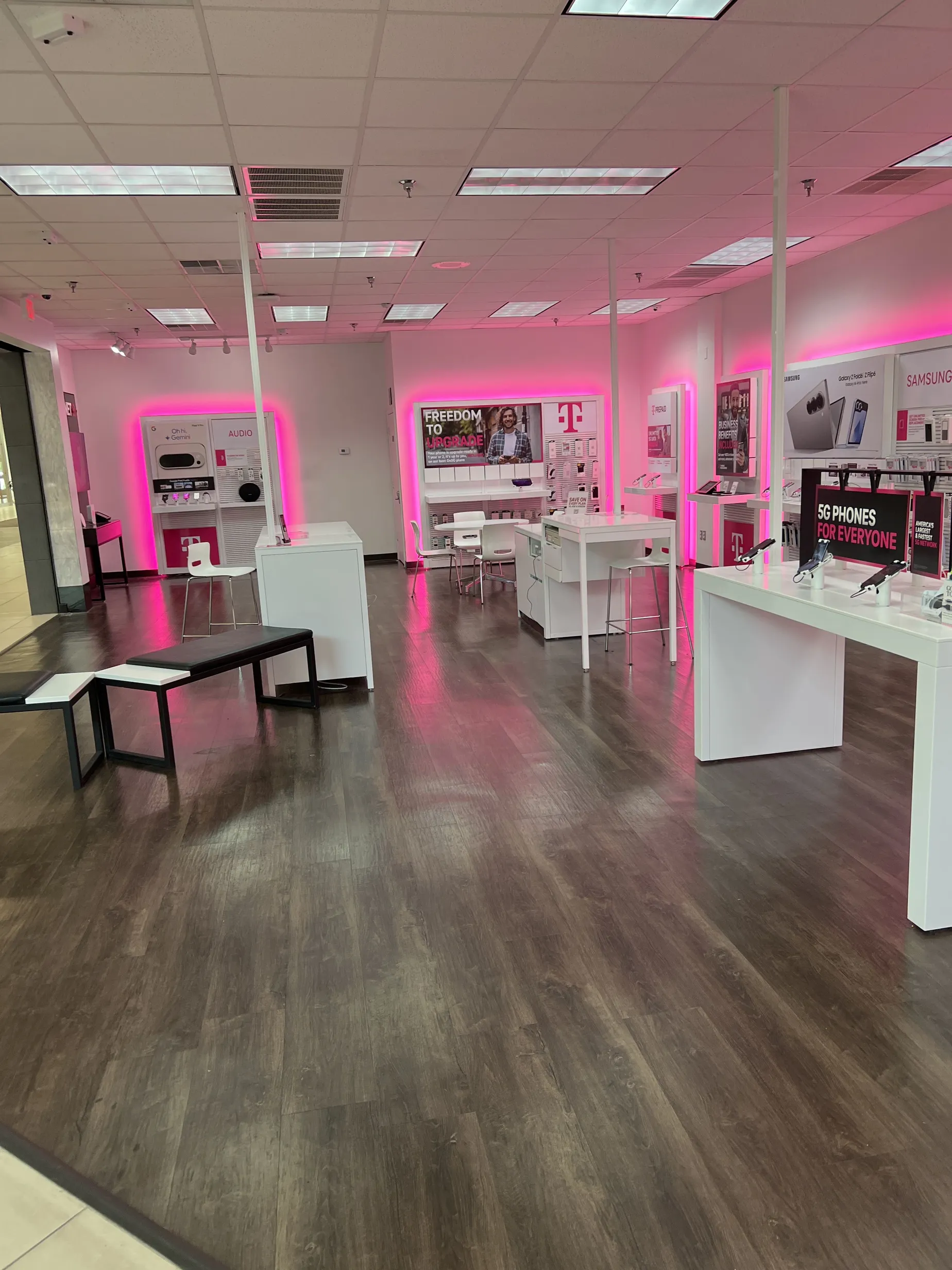 T-Mobile College Square | Morristown, TN