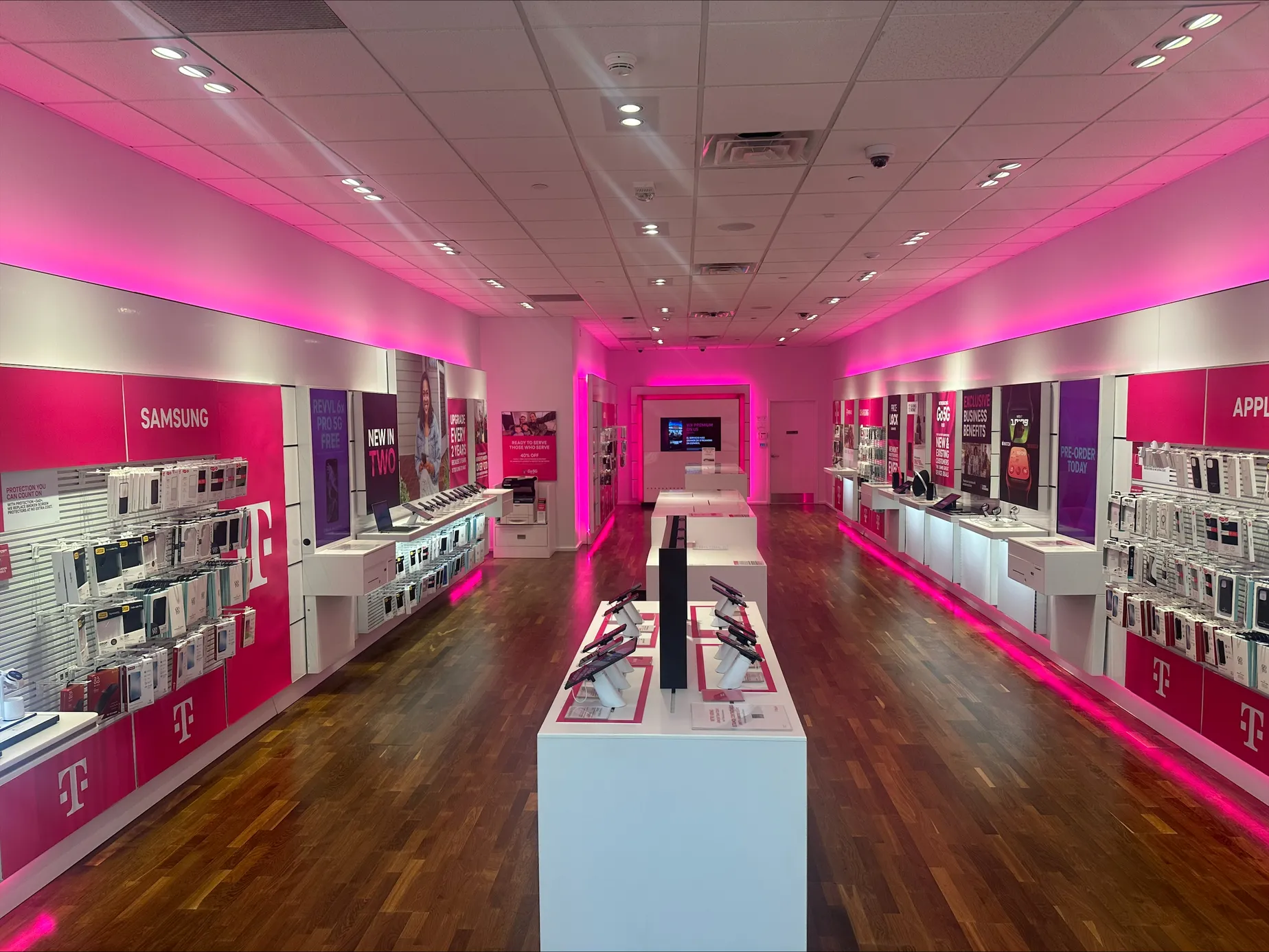 T-Mobile Northshore Mall - Main Level | Peabody, MA