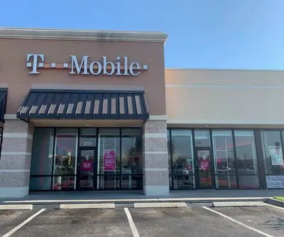 Locate Your Nearest Cell Phone Store in Tampa, FL