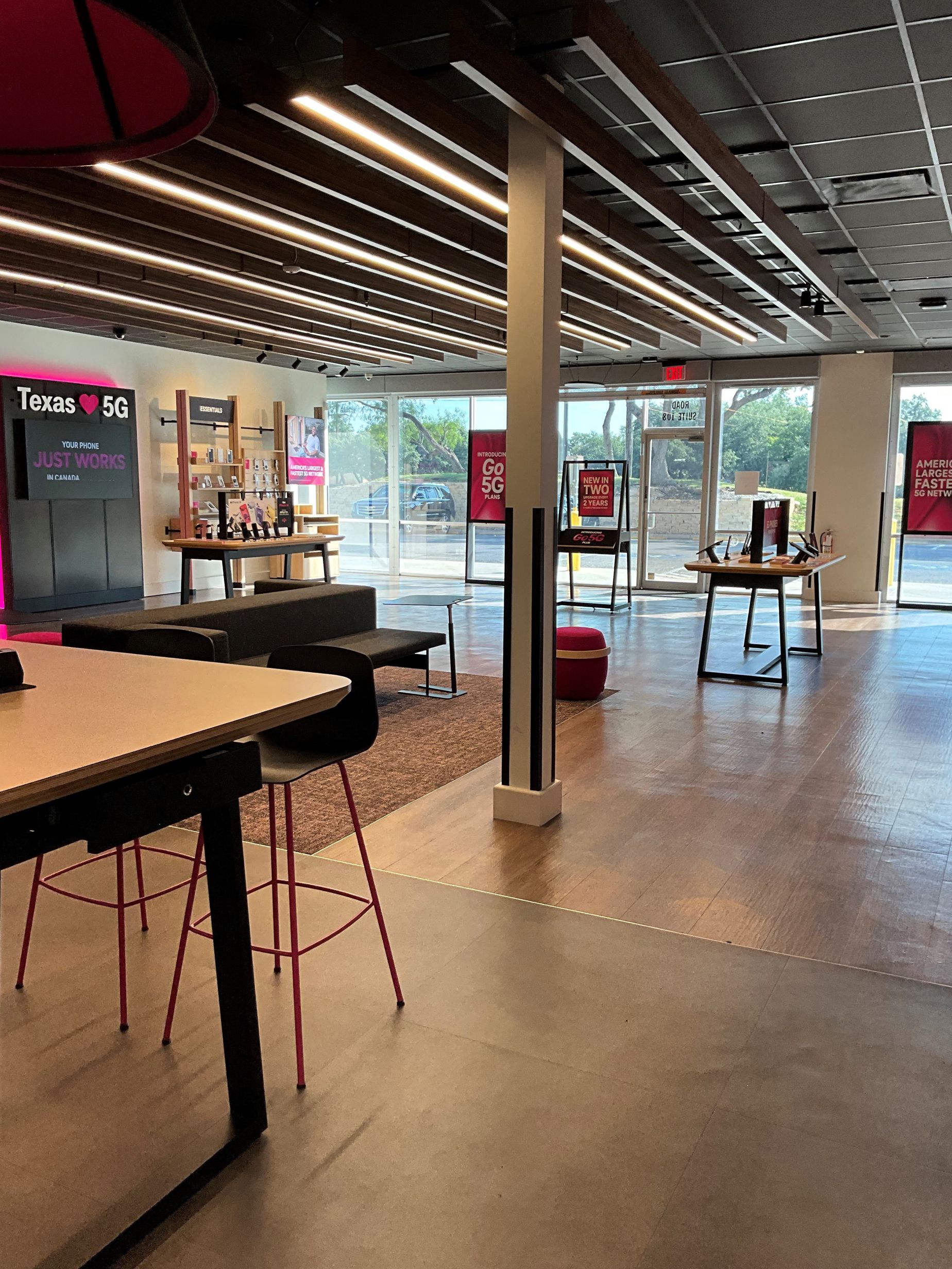 T-Mobile Bandera & Loop 1604: Neighborhood Store in San Antonio, TX