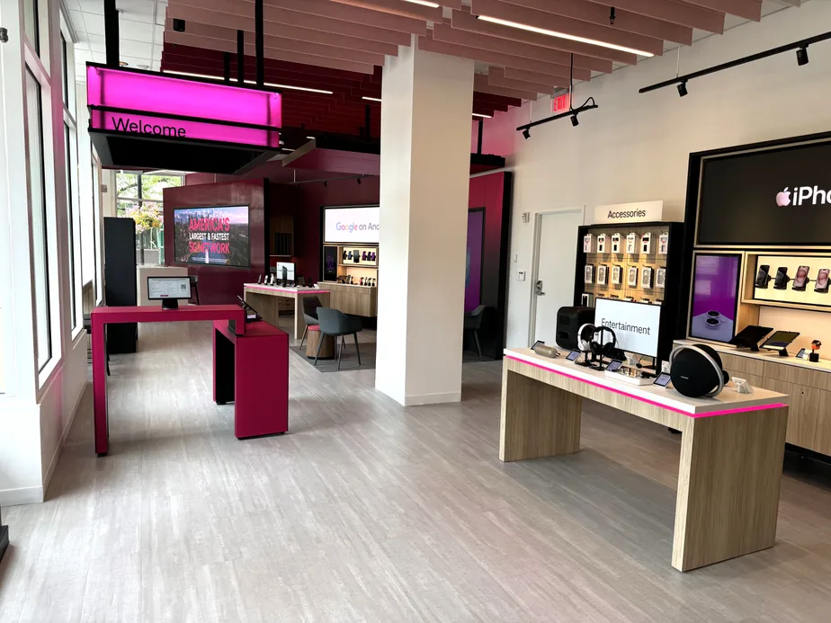 T-Mobile Redmond Town Center | Redmond, WA