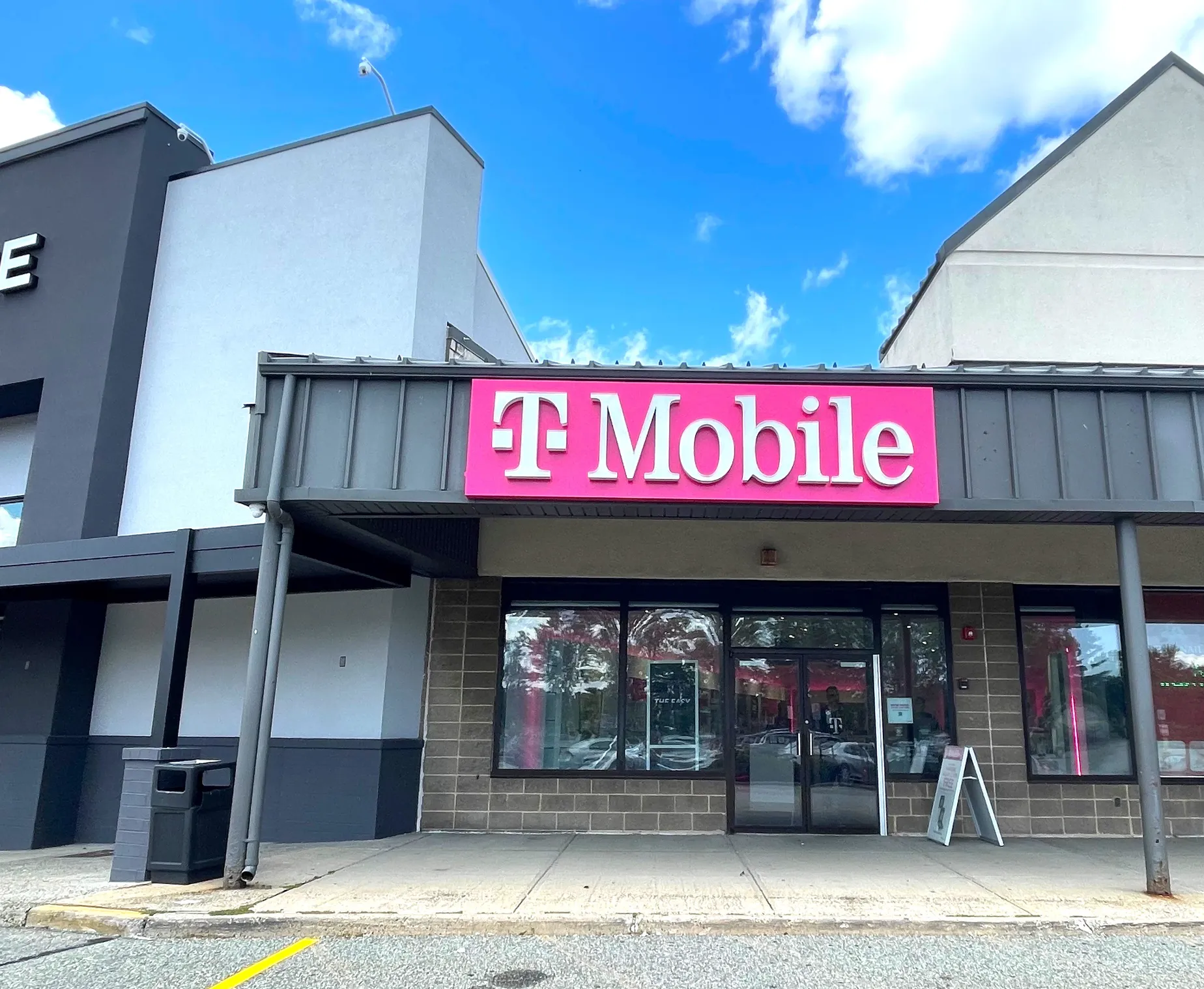 T-Mobile Spring Valley Marketplace | Spring Valley, NY
